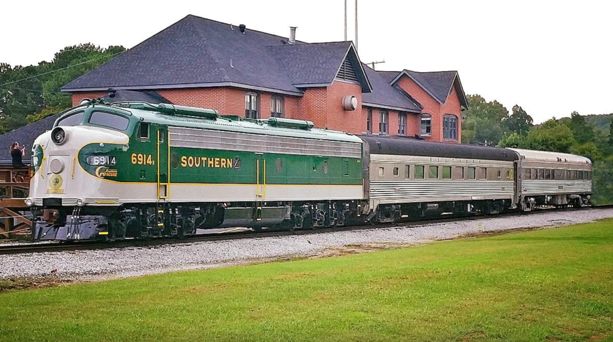 Southern Railway 6914 | Tennessee Valley Railroad