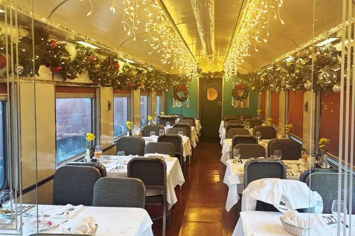 Christmas Dinner Train: Chattanooga's Festive Journey