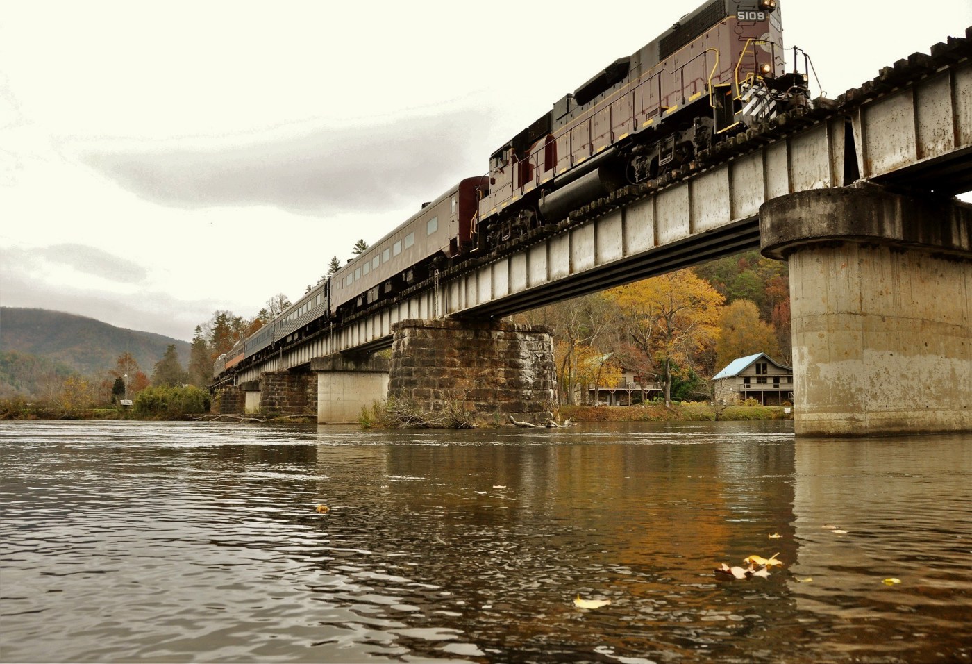 Hiwassee Loop Train Ride | 50-Mile River Gorge | TVRM