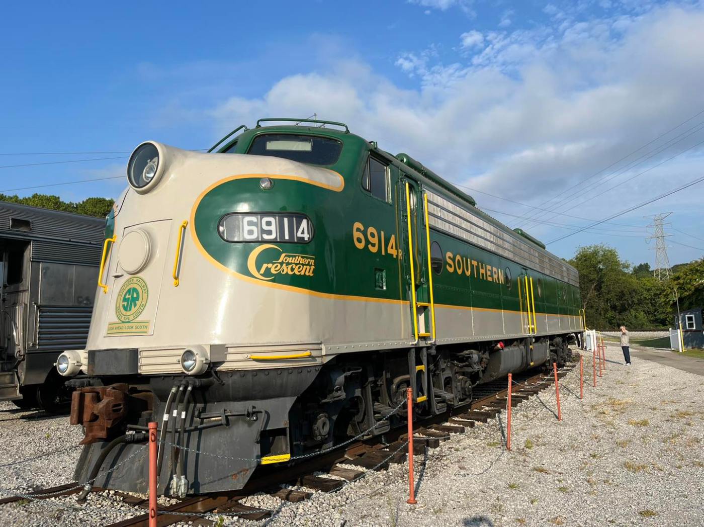 6914 & Steam Engine 610: A Historic Display at Grand Junction
